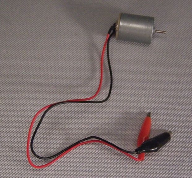 Science First Motor With 2 Alligator Clip Leads