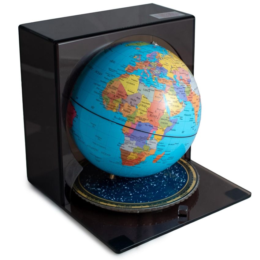 Science First Globe, Season Modeling 6"